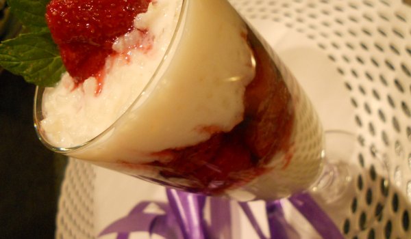 Ароматно мляко с жасминов ориз, ягоди и филиран бадем - Моята Рецепта