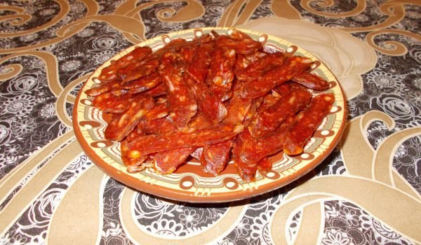 Домашен суджук с пушен пипер - Моята Рецепта