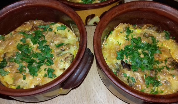 Гювечета със син домат и картофи - Моята Рецепта