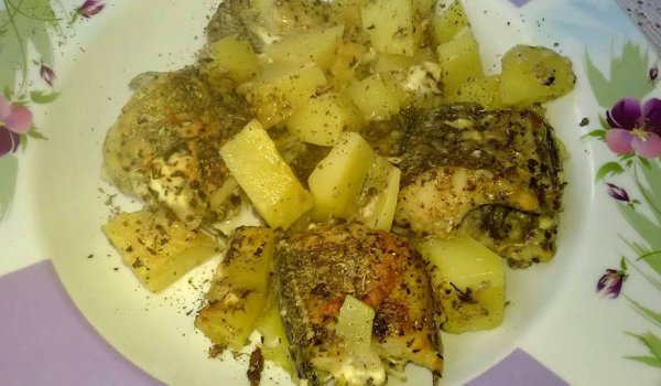 Печен лаврак със сирене и картофи - Моята Рецепта