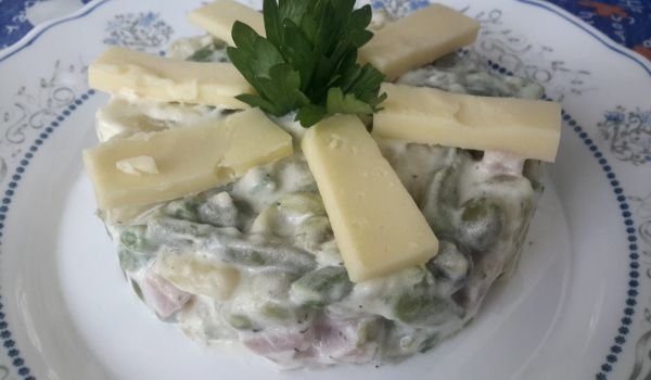 Салата от зелен боб, грах и картофи - Моята Рецепта