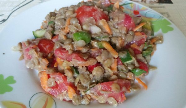 Салата с леща и зеленчуци - Моята Рецепта