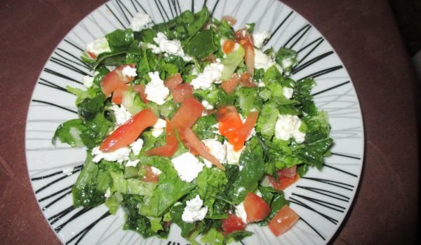 Салата с маруля и спанак - Моята Рецепта