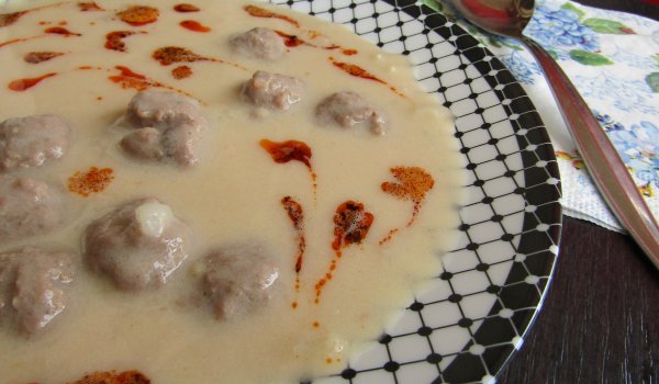 Супа топчета с кисело мляко и джоджен - Моята Рецепта