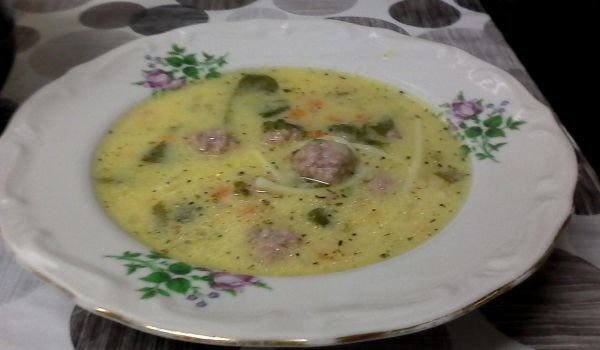 Супа топчета със спанак - Моята Рецепта