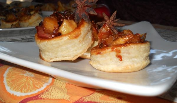 Воловани с карамелизирани ябълки - Моята Рецепта